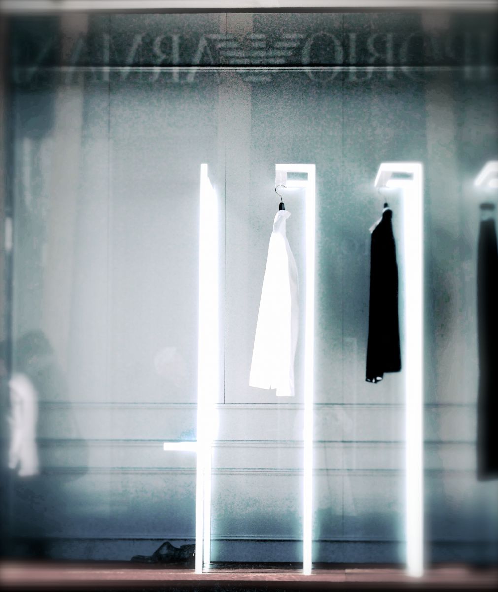 show window | GANREF