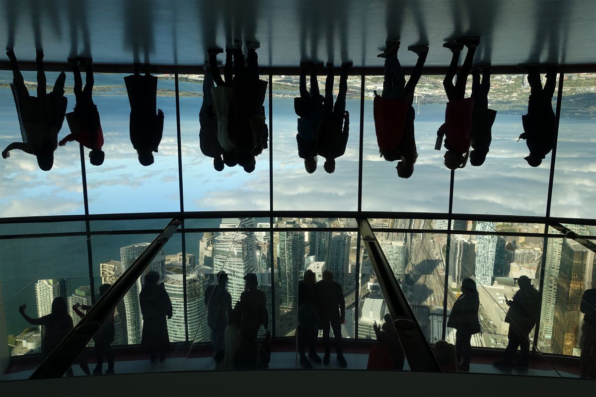 UPSIDE DOWN | GANREF