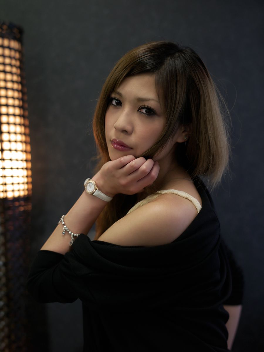 LADY IN BLACK | GANREF