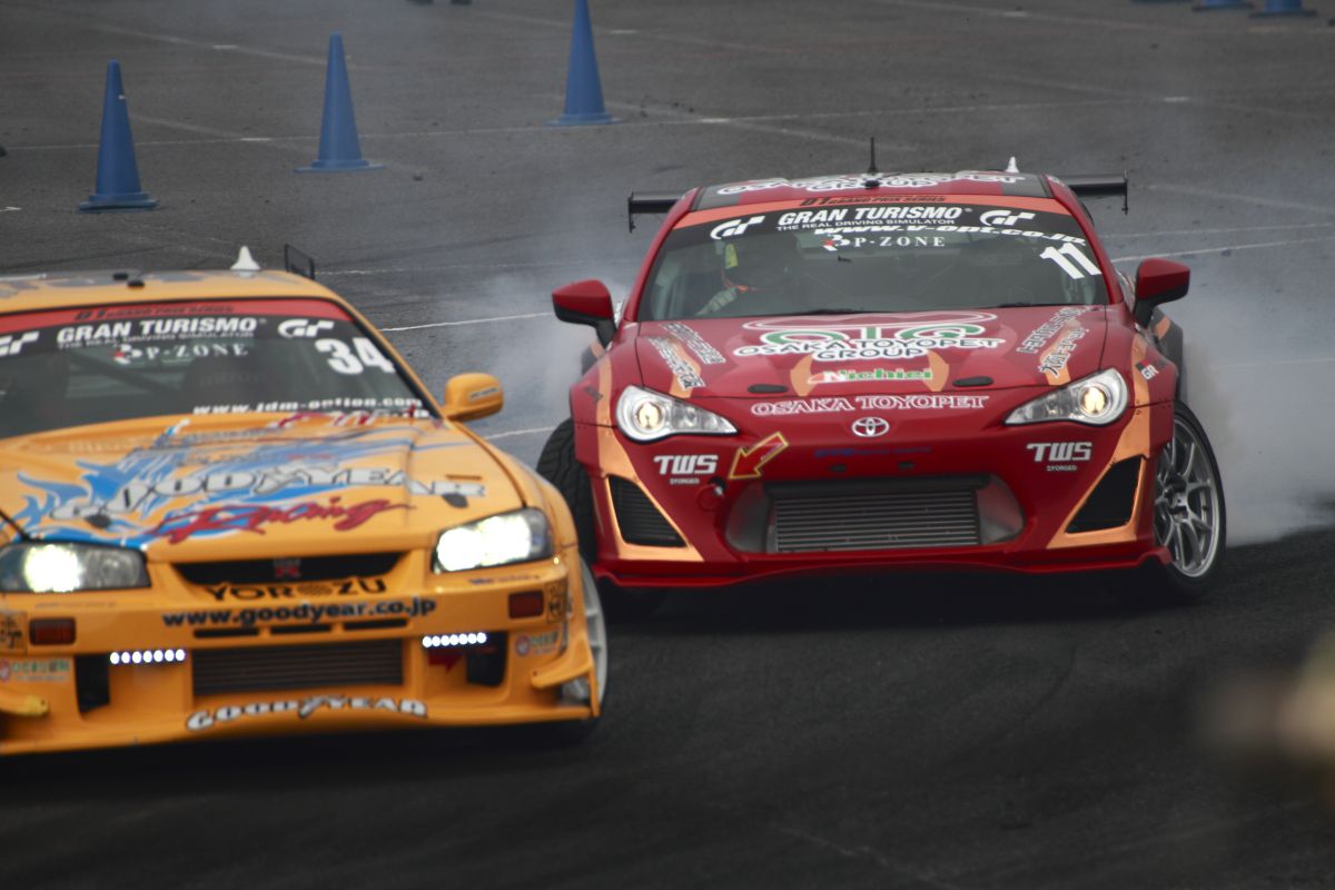 D1GP ハウステンボス エキジビジョン 追走 | GANREF