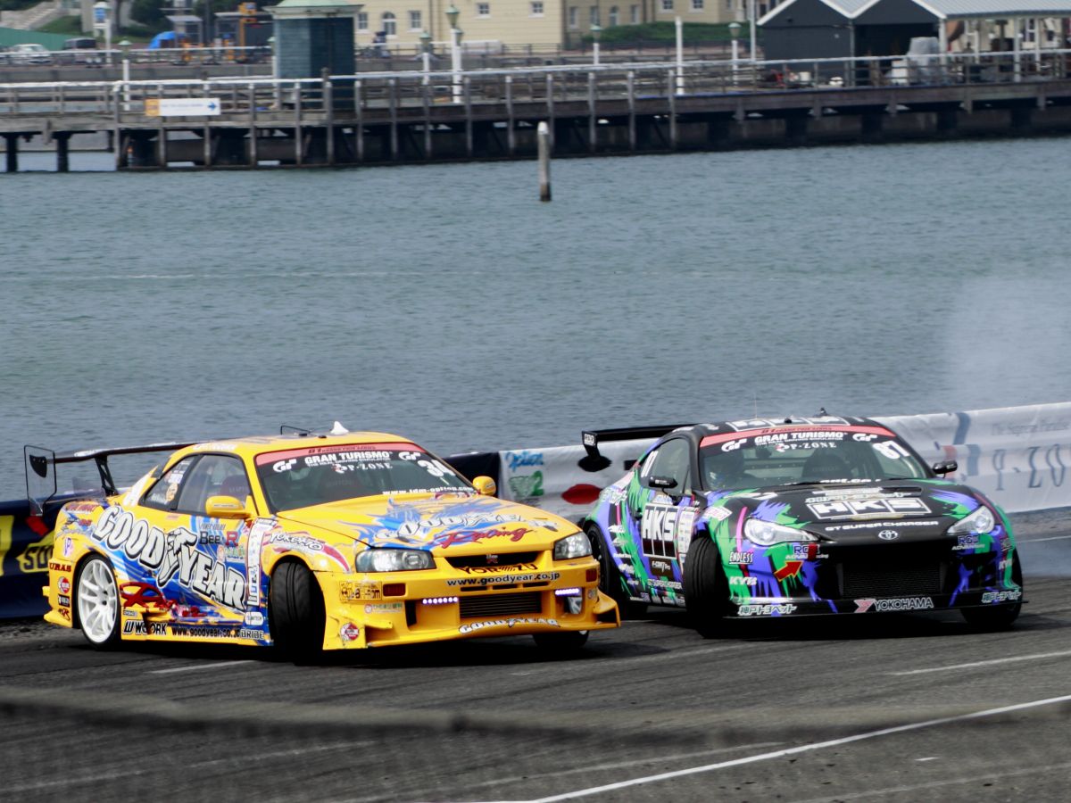 D1GP ハウステンボス エキジビジョン 追走 | GANREF