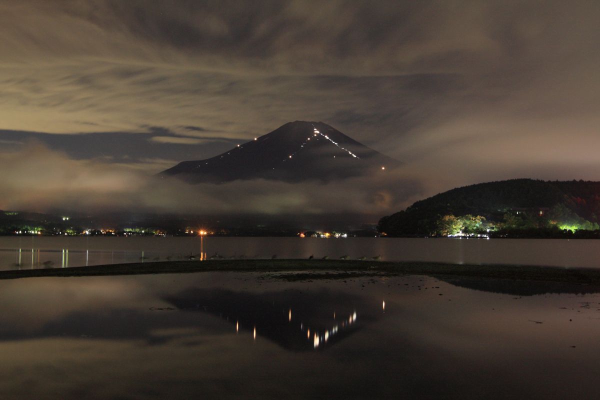 真夜中の行進 | GANREF