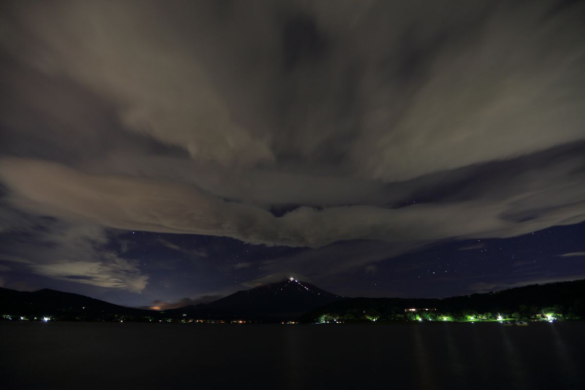 雲を呼ぶ霊峰 | GANREF