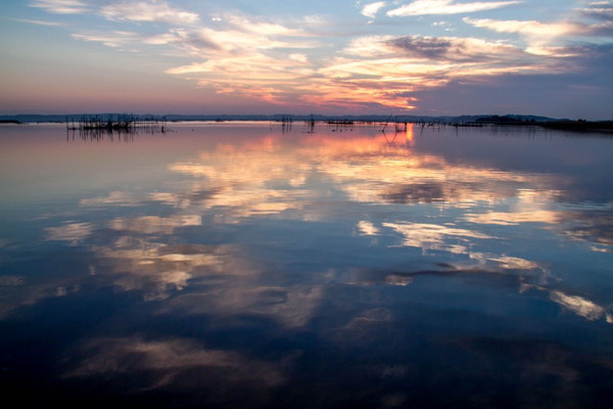 感動～沼面に広がる空の色 | GANREF