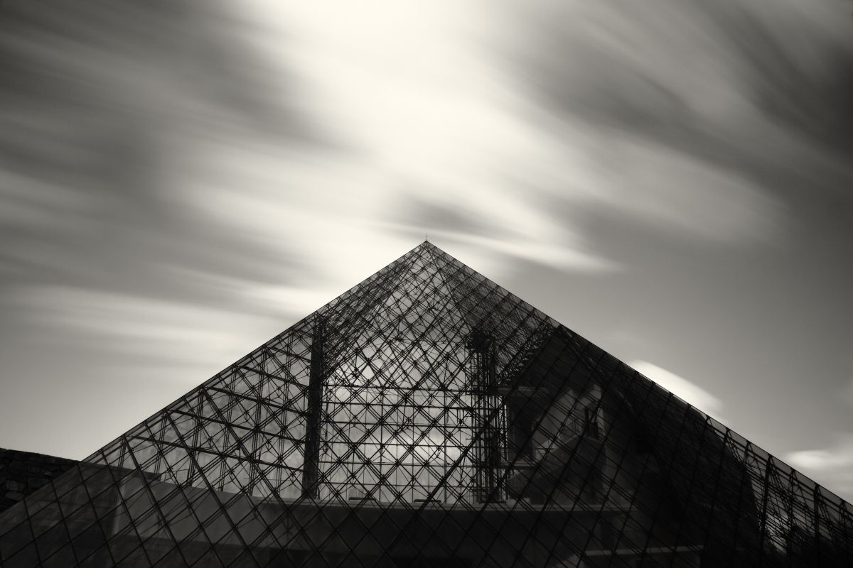 pyramid in wind | GANREF