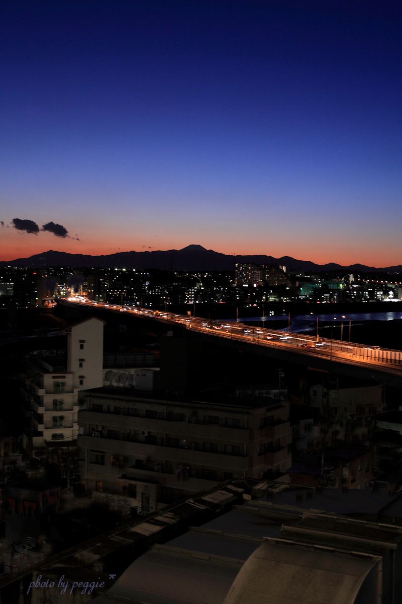 夕闇の国道246 | GANREF