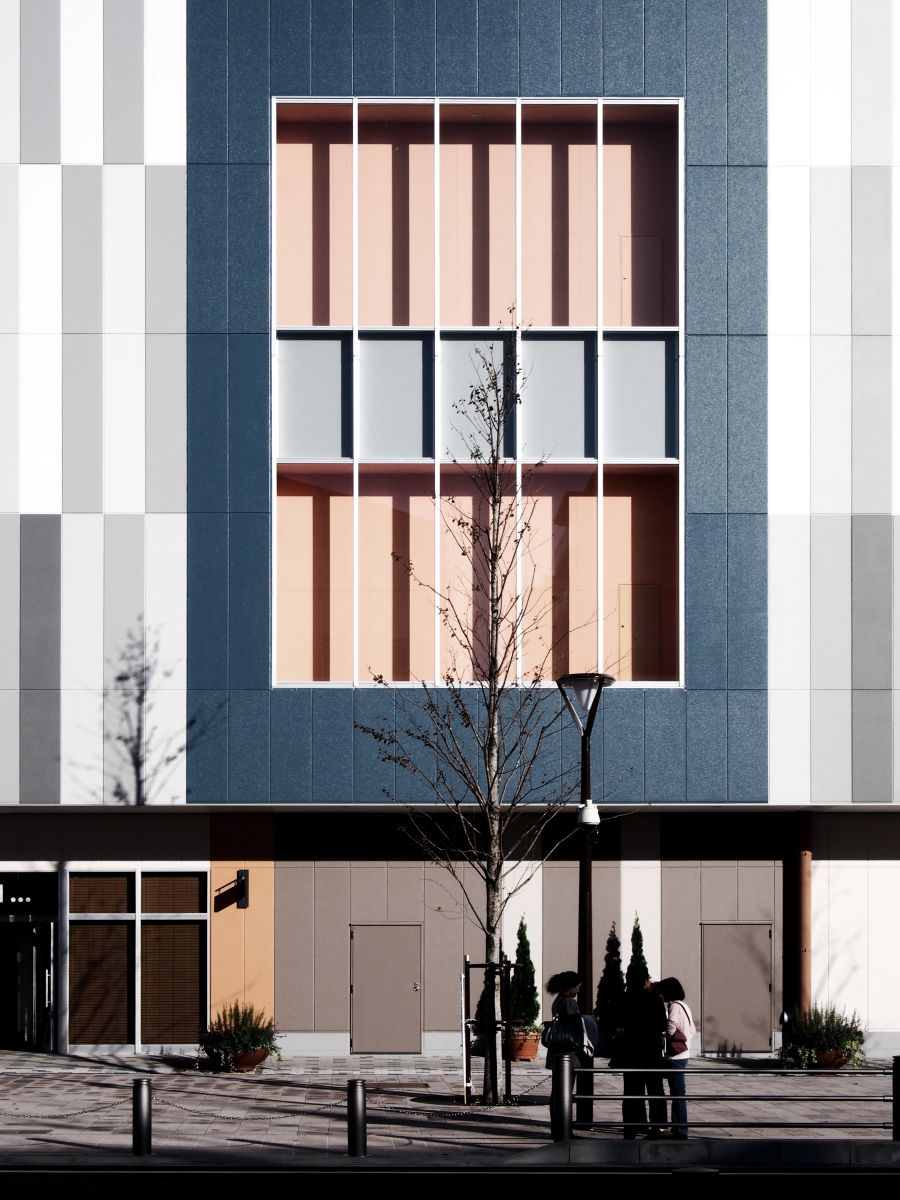 Square scene | GANREF