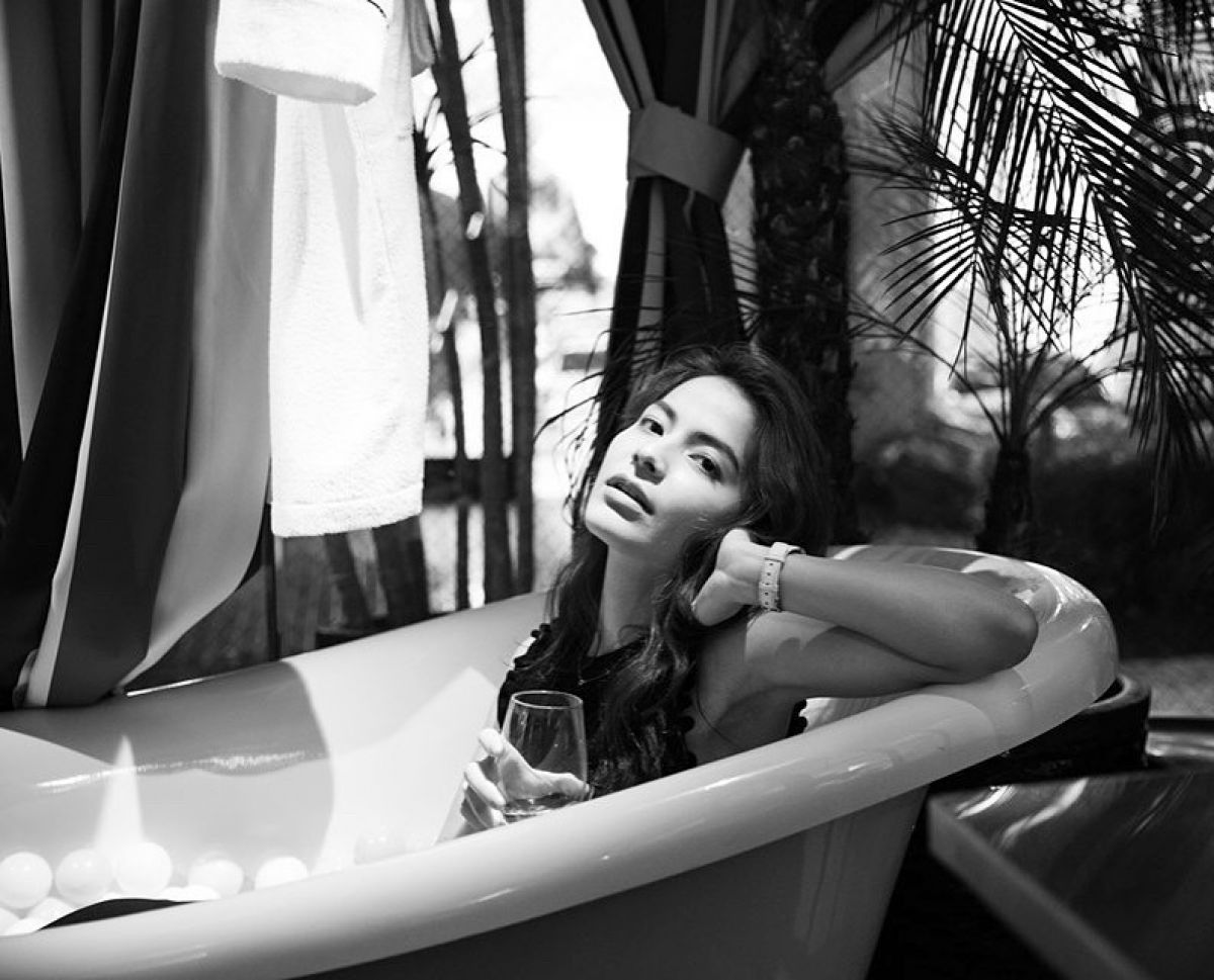 Beauty in the bathtub | GANREF