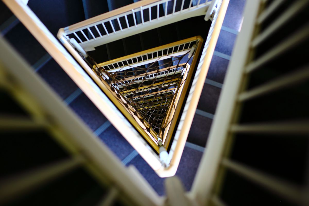 Triangle stairs | GANREF