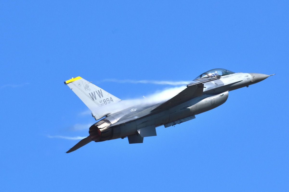F-16 | GANREF