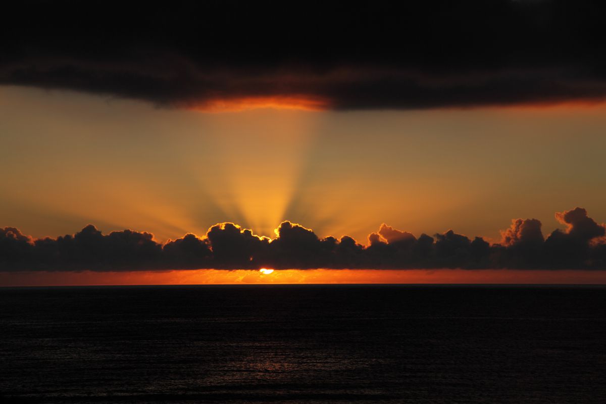 Sunset beam | GANREF