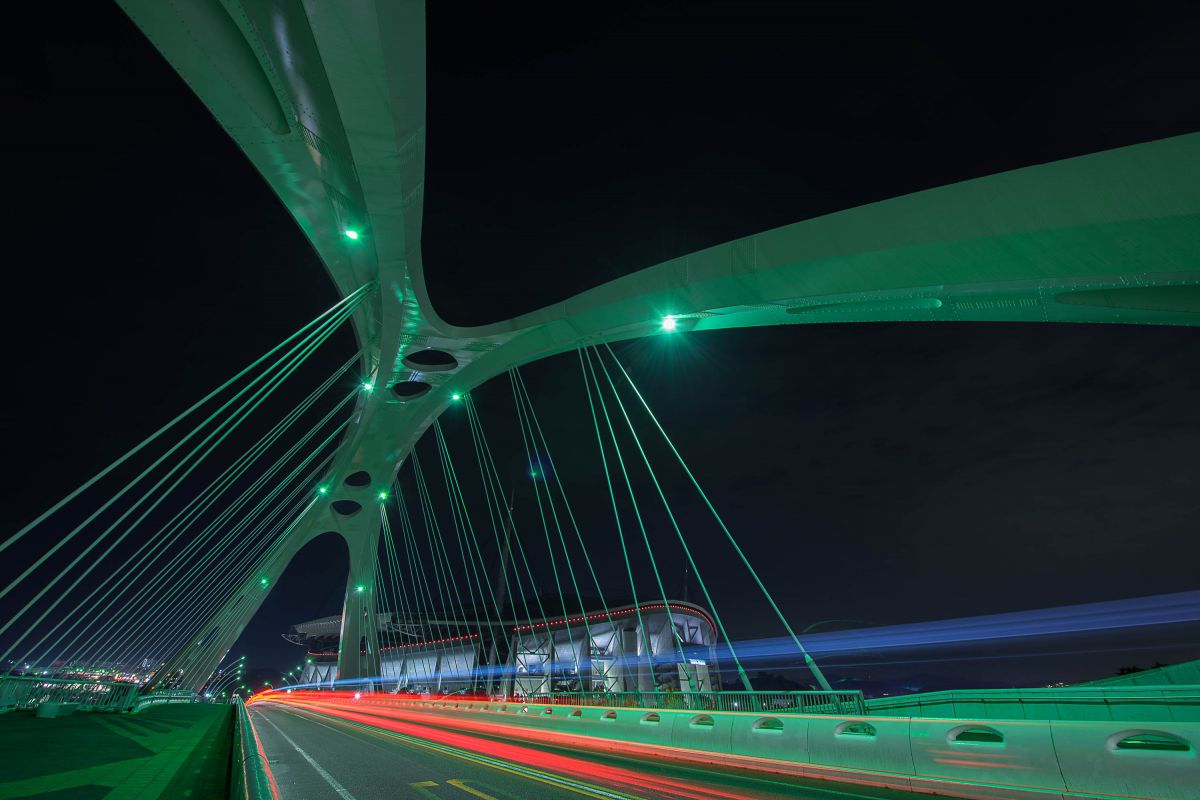 light beams | GANREF