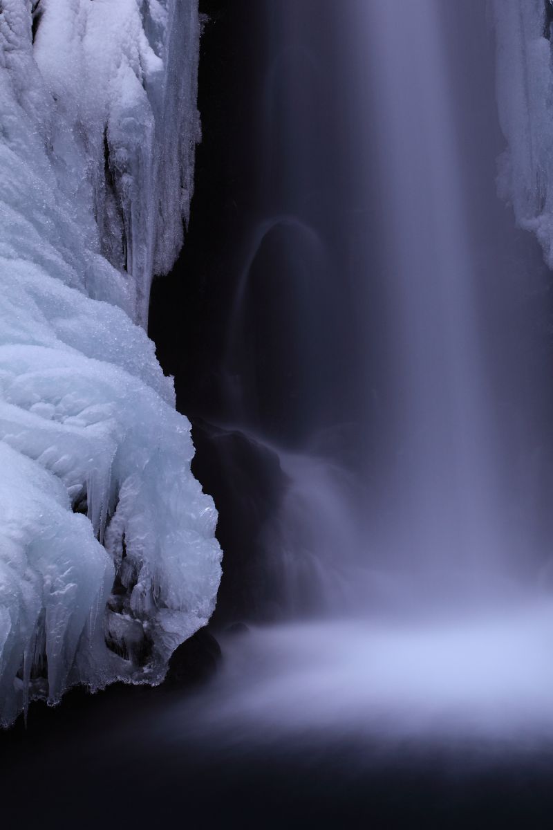 The waterfall of winter | GANREF