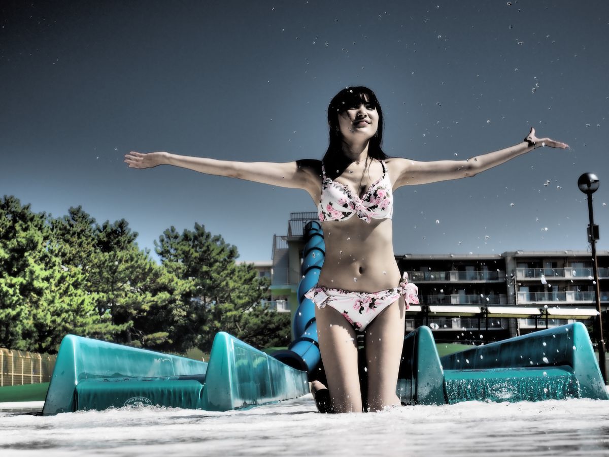 「Cross on the pool」 | GANREF