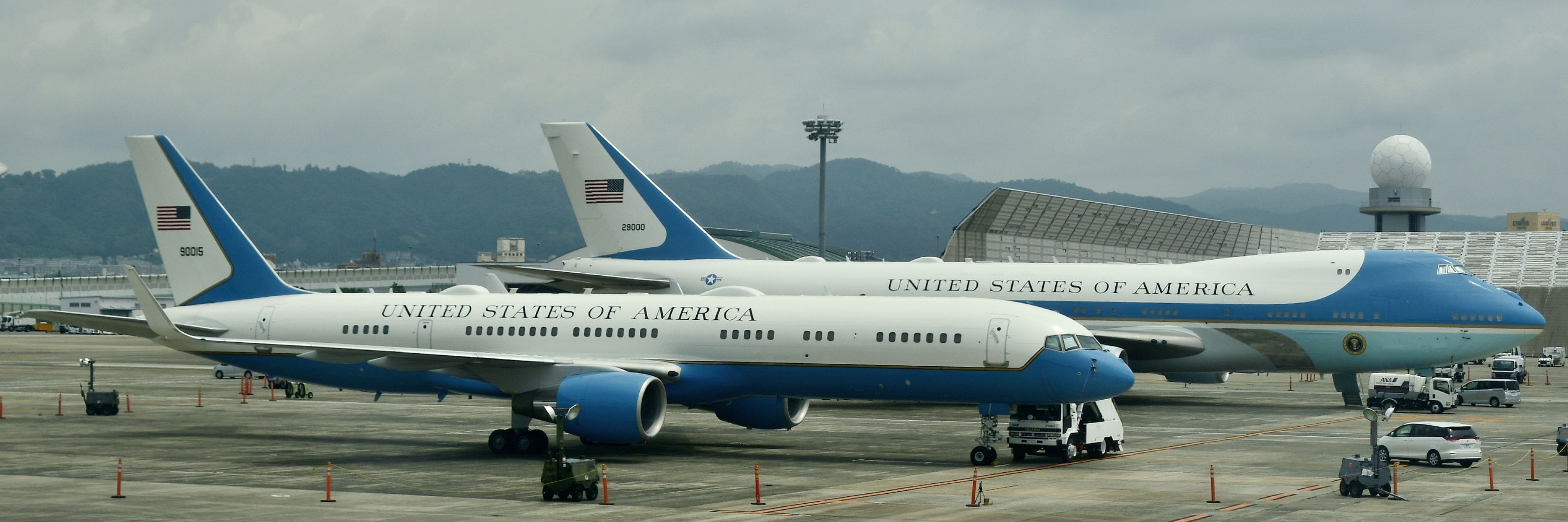 VC-25 ＆ C-32 | GANREF