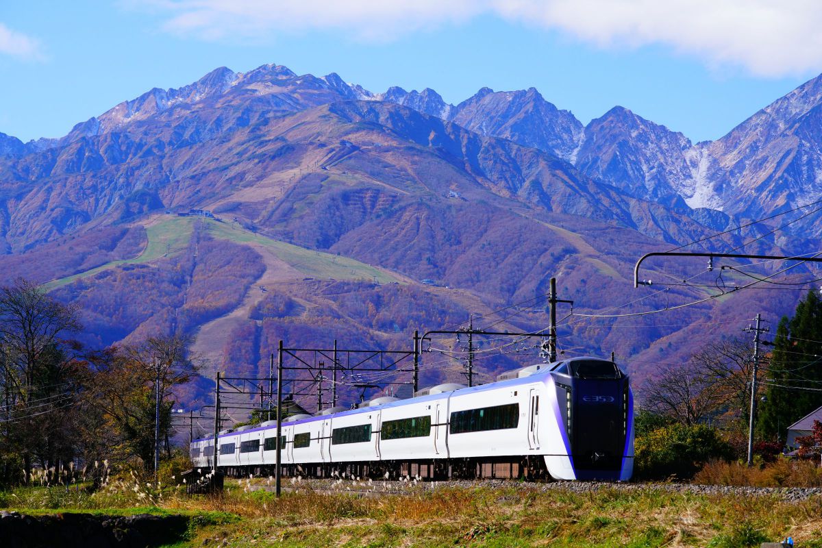 白馬を行くあずさE353 | GANREF