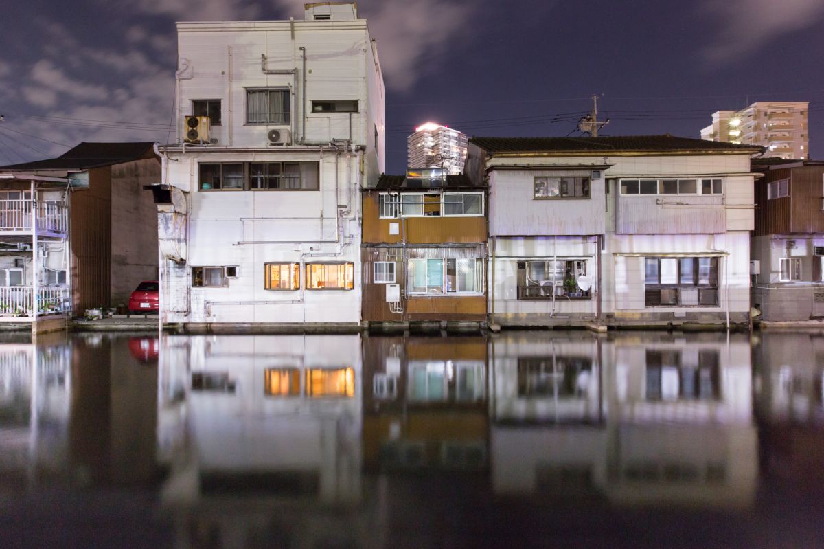 reflection house | GANREF