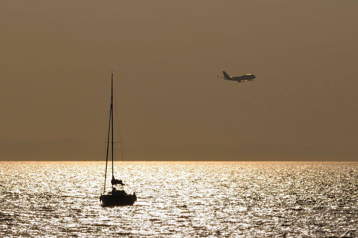 Ship and Airplane | GANREF