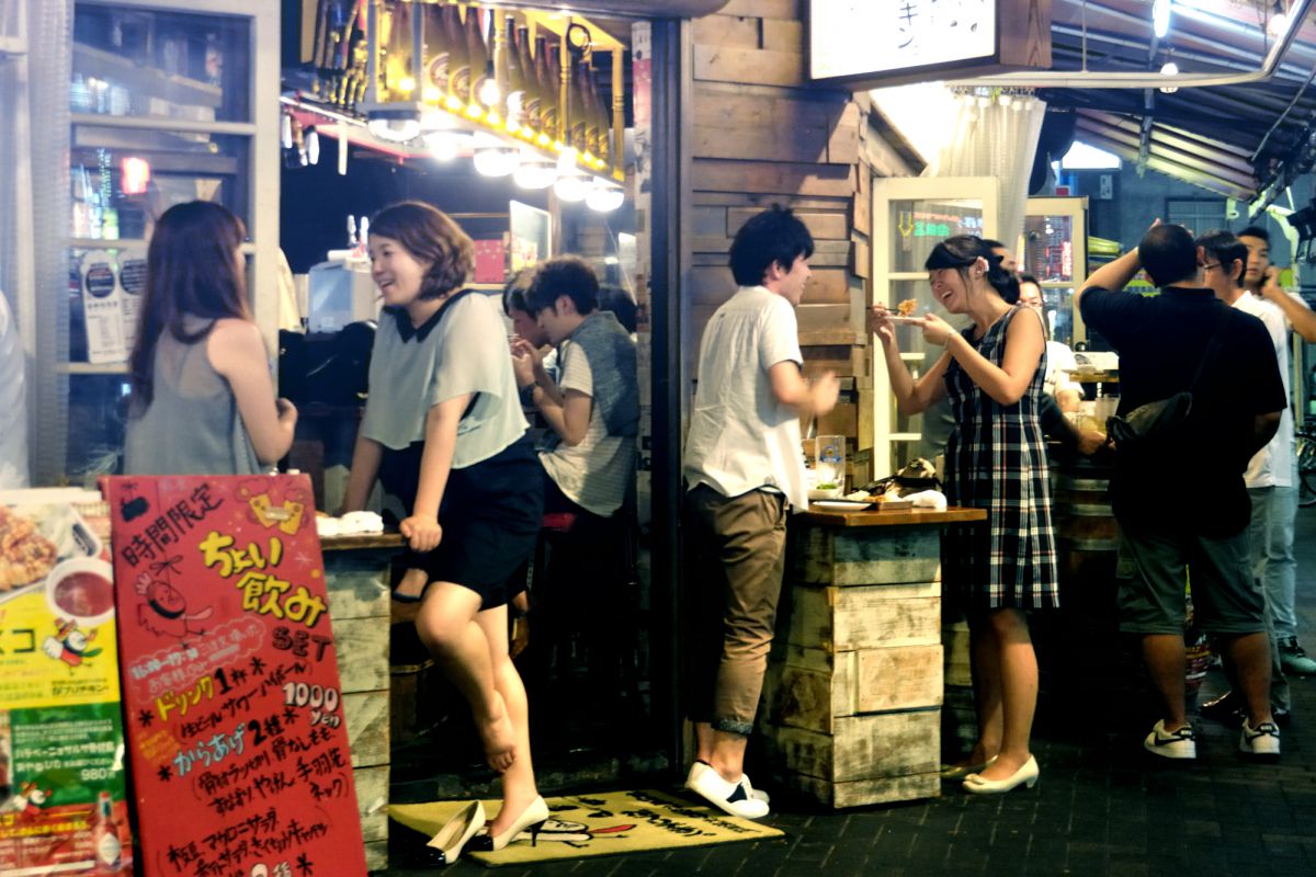 歩道沿いBAR | GANREF