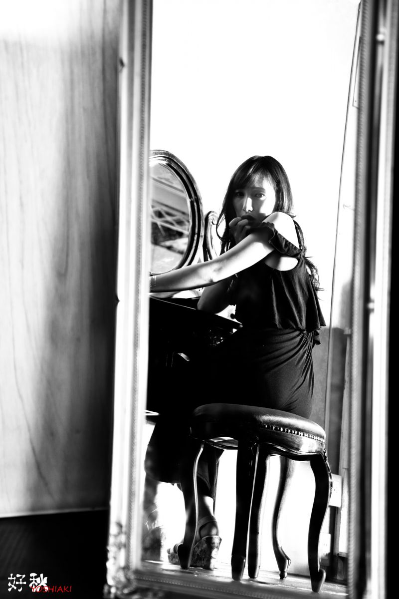 立て鏡 B/W | GANREF