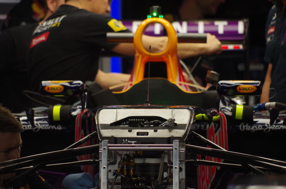 Building a F1 car | GANREF