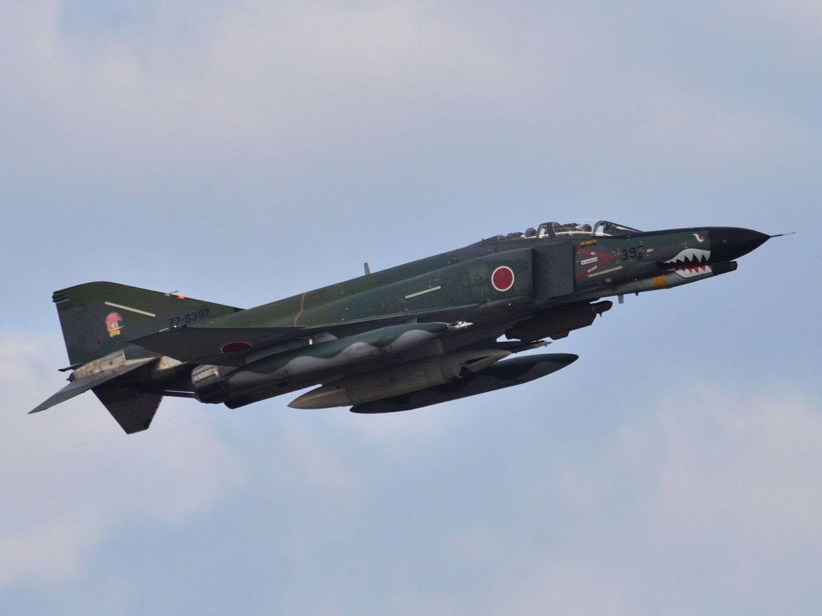 RF-4 | GANREF