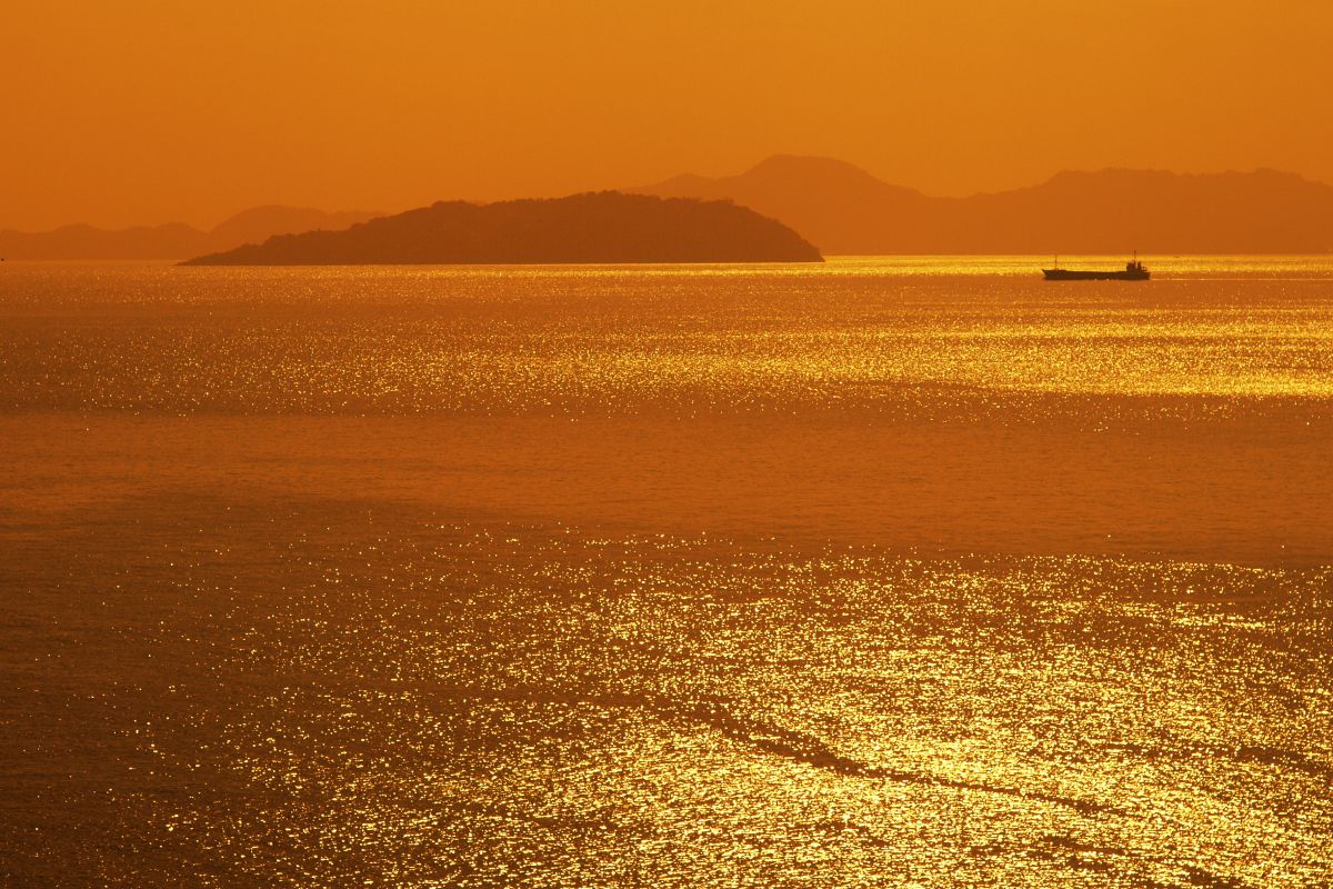 Sparkling sea | GANREF