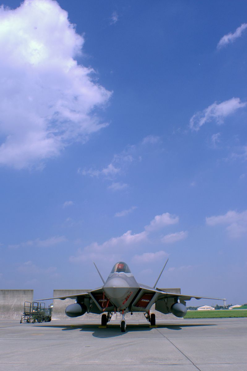 夏空とF22 | GANREF